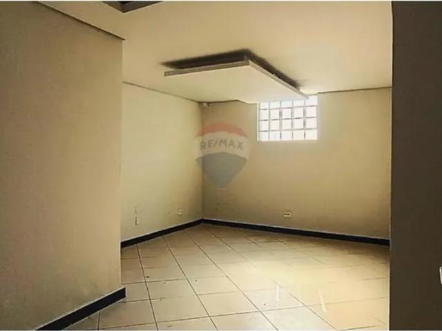 Ótima oportunidade para locação – lote de esquina com 360m² com casa
