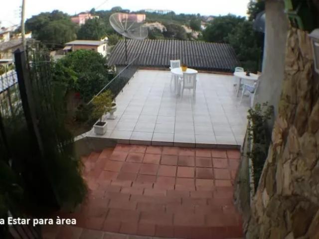 Ótima casa 3 dormitórios sendo 1 suíte e Salão de Festas