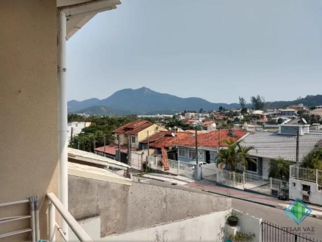 Ótima casa estilo geminada no bairro Forquilhas em São José