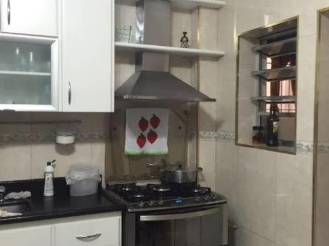 Ótima localização, apartamento com 2 dormitórios e sacada