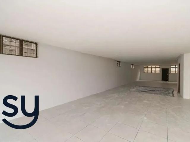 Ótima loja comercial de dois andares com 375 m² de área privativa, 2 vagas, recentemente reformada n