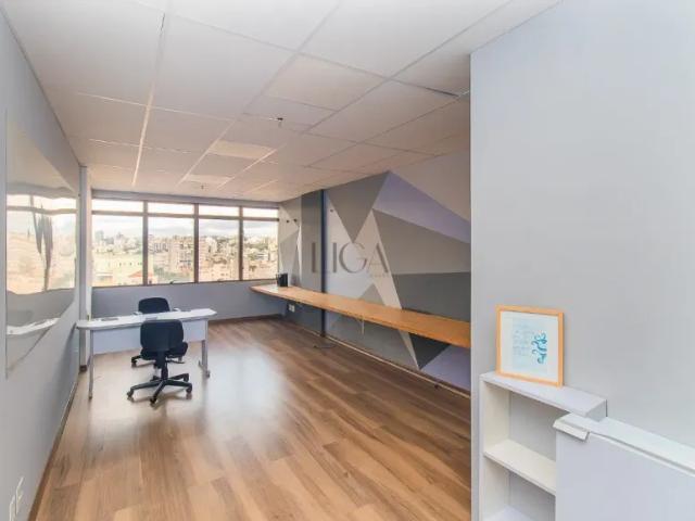 Ótima sala Comercial no Fiatecci Busness