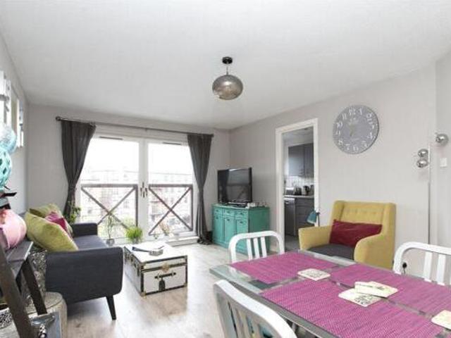 Timber Bush, Edinburgh, 2 Bedroom Flat