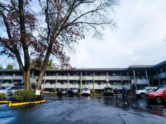 Timber Heights 2 Bedroom Apartment for Rent at 4813 S 252nd Pl, Kent, WA 98032