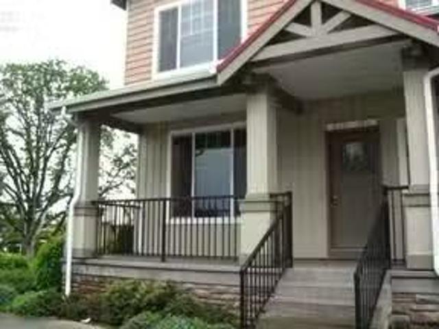 Timberland 2 bedroom townhouse style home 545 NW Lost Springs.