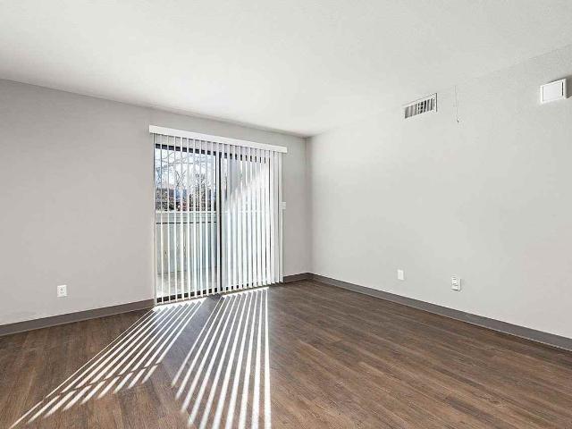 Timberlane Village Apartments 1 Bedroom Apartment for Rent at 8803 Newton Ave, Kansas City, MO 64138 Loma Vista