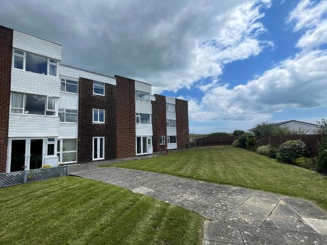 Timberlaine Road, Pevensey Bay BN24, 2 bed flat to rent, £1,150 pcm | PrimeLocation