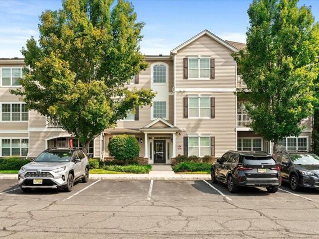 Timberlake Dr, Ewing, Condo For Sale