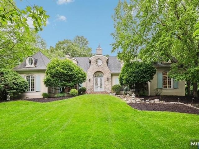 Timberline Dr, Franklin Lakes, Home For Sale