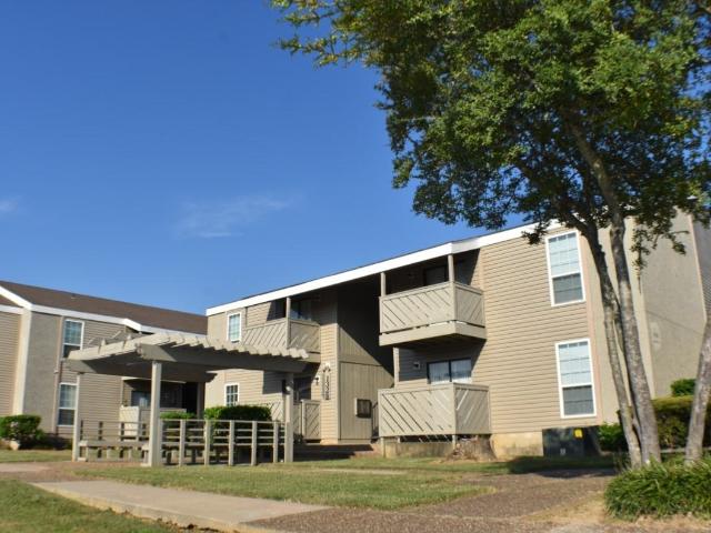 Timbers of Fort Smith 1 Bedroom Apartment for Rent at 1224 N Albert Pike Ave, Fort Smith, AR 72904
