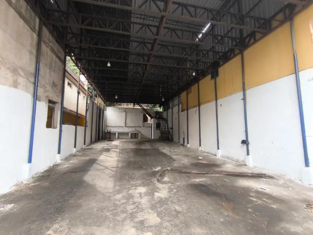 Ótimo galpão no bairro Água Limpa imobiliária MR Imóveis