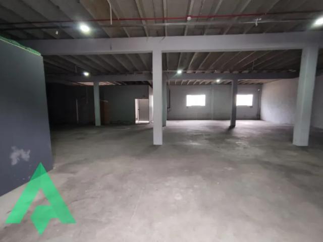 Galpão piso superior de 350m² para locaçaõ por R$ 6.000,00 Bairro Itoupava Central Blumenau/SC