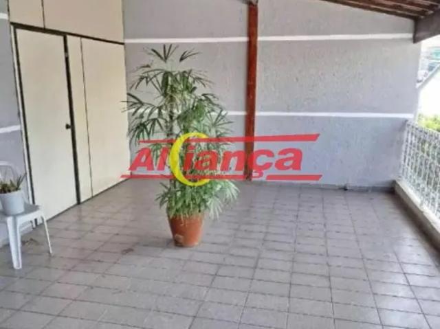 Ótimo sobrado com 259 m2 e 4 vagas no Jd. Rosa de França