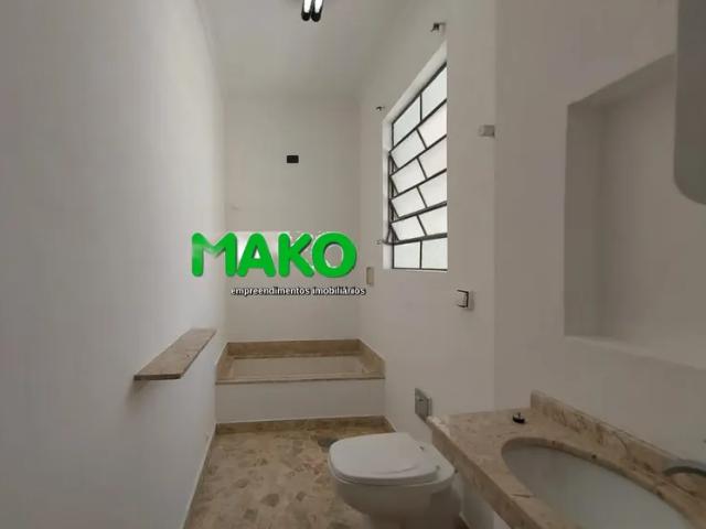 Ótimo sobrado comercial com 8 ambientes em cima, 8 salas embaixo, cozinha, recepção, refeitório, ves