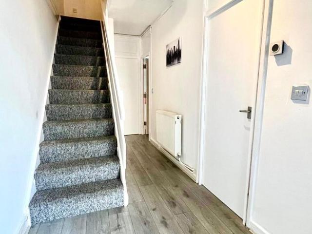 Timsbury Walk, London SW15, Room to rent, £850 pcm | PrimeLocation