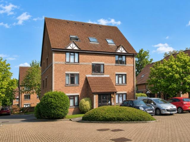 Tintagel Way, WokingProperty for lettings Seymours