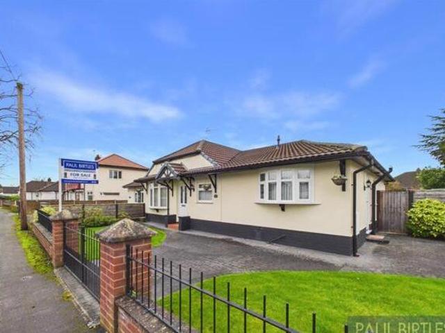 Tintern Avenue, Flixton, 3 Bedroom Semi detached