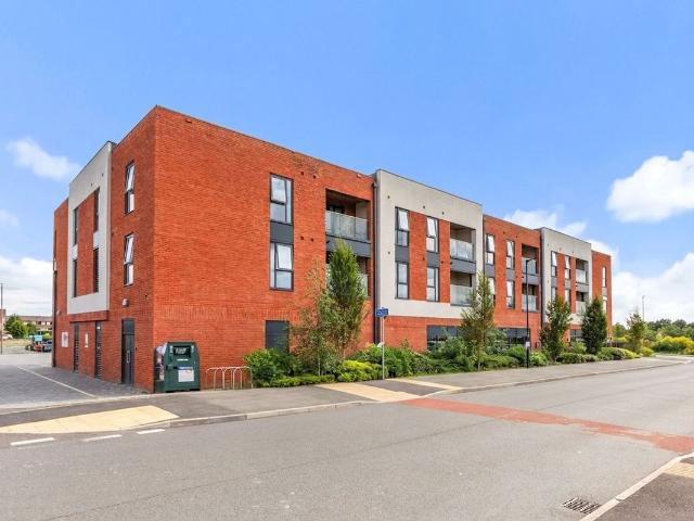 Tibbs Road, Haddenham HP17, 2 bed flat to rent, £1,600 pcm | PrimeLocation
