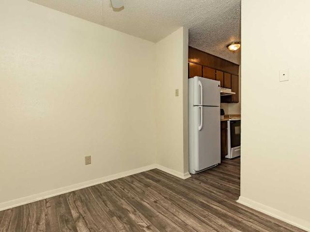 Ticknor Terrace 2 Bedroom Apartment for Rent at 844 E Walnut St, Grapevine, TX 76051