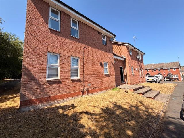 Tidbury Close, Walkwood, Redditch B97, Studio to rent, £625 pcm | PrimeLocation