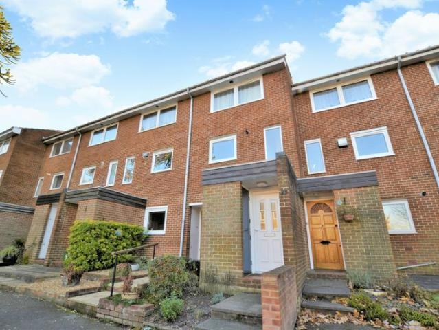 Tidenham Gardens, Croydon CR0, 2 bed flat to rent, £1,625 pcm | PrimeLocation