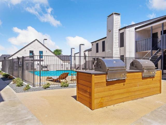 Tides at Royal Lane South 2 Bedroom Apartment for Rent at 9450 Royal Ln, Dallas, TX 75243