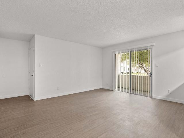 Tides on 27th 2 Bedroom Apartment for Rent at 6131 N 27th Ave, Phoenix, AZ 85017
