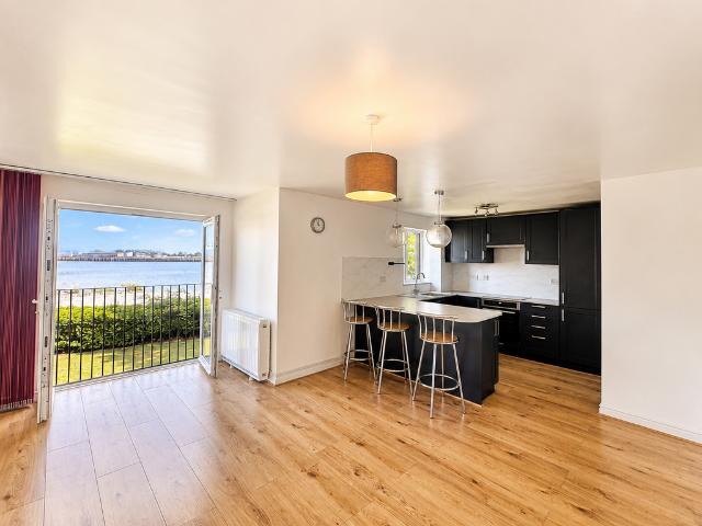 Tideside Court, London, SE18 2 bed flat to rent £1,700 pcm £392 pw