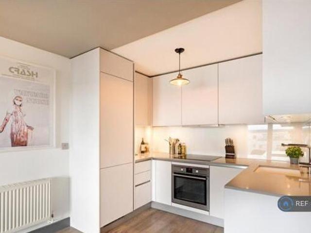 Tideslea Path, London, 2 Bedroom Flat