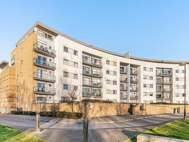 Tideslea Path, Thamesmead SE28, 2 bed flat to rent, £1,990 pcm | PrimeLocation