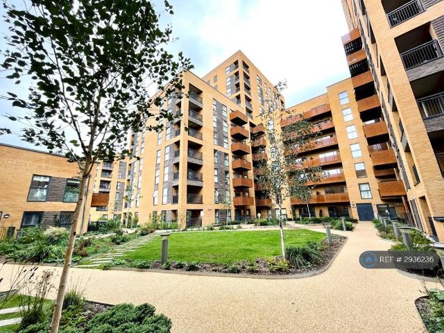 Tidey, London, W3 2 bed flat to rent £2,800 pcm £646 pw