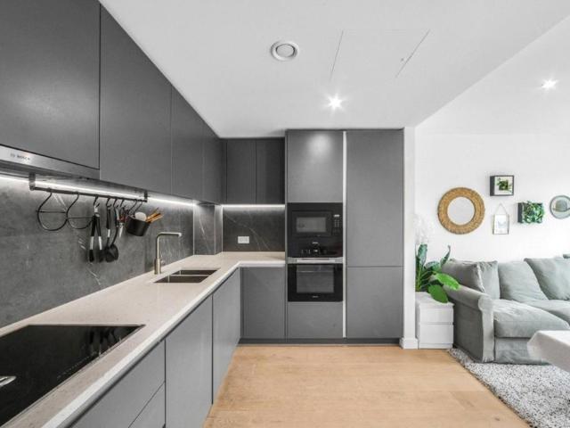 Tierney Lane, London, W6 2 bed apartment to rent £3,700 pcm £854 pw