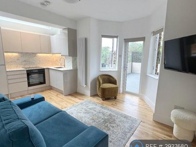 Tierney Road, London, SW2 2 bed flat to rent £2,600 pcm £600 pw