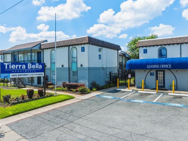 Tierra Bella 1 Bedroom Apartment for Rent at 6833 Beechnut St, Houston, TX 77074 Sharpstown