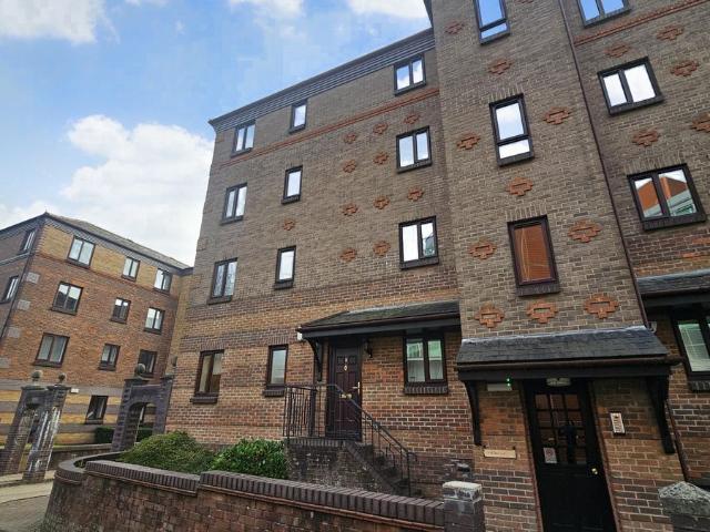 Tiffany Court, Bristol BS1, 2 bed flat to rent, £1,500 pcm | PrimeLocation