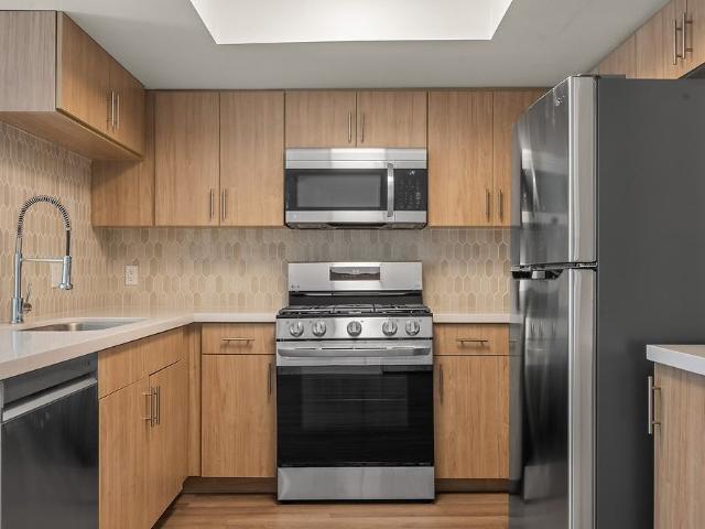 Tiffany Court 1 Bedroom Apartment for Rent at 616 Masselin Ave, Los Angeles, CA 90036 Mid City West