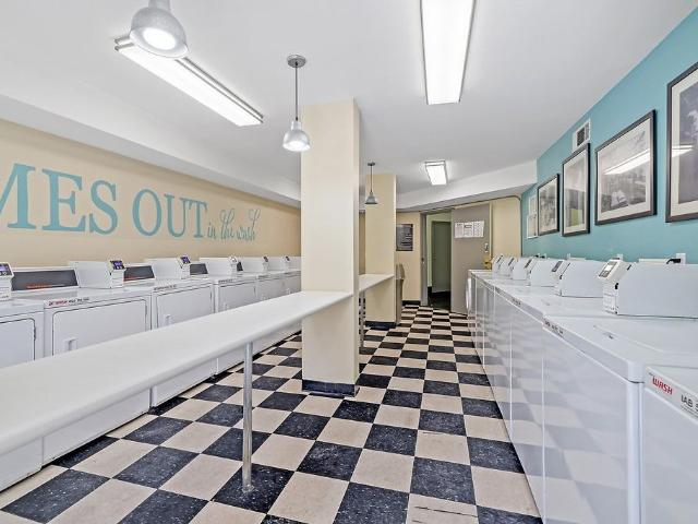 Tiffany Court 1 Bedroom Apartment for Rent at 616 Masselin Ave, Los Angeles, CA 90036 Mid City West