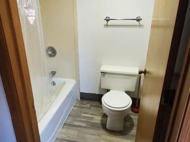 Tiger Rentals: Maverick Apartments 1 Bedroom Apartment for Rent at 3062 3068B & 3062 US Highway 24, Beloit, KS 67420