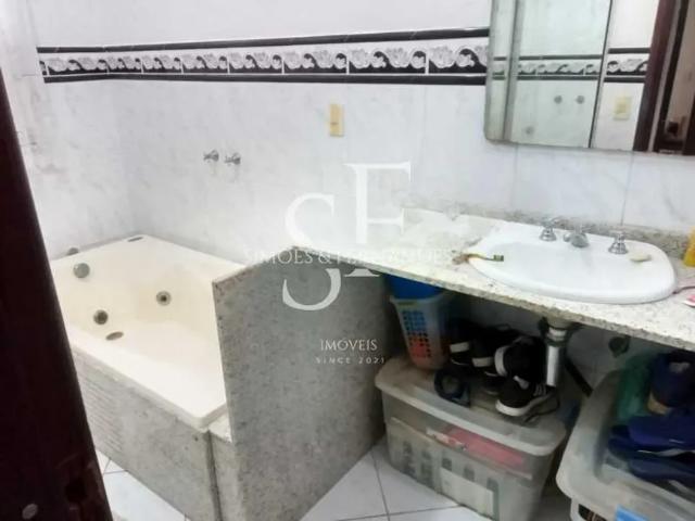 Tijuca Rua Guaxupé Casa Duplex Residencial 5 quartos, 2 suítes, 2 vagas