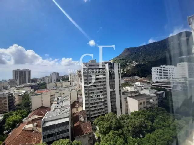Tijuca Rua Itacuruçá Apartamento amplo, 4 quartos, 2 suítes, dependência completa. 2 vagas