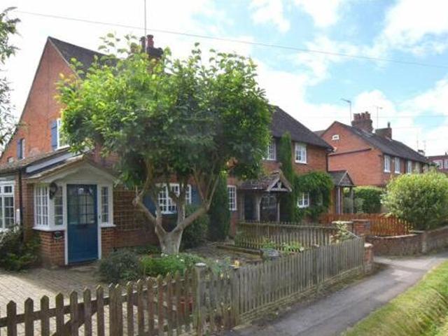 Tilt Road, Stoke D´abernon, 2 Bedroom End