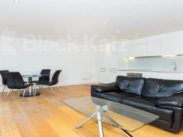 Tiltman Place, Holloway N7, 3 bed flat to rent, £3,575 pcm | PrimeLocation