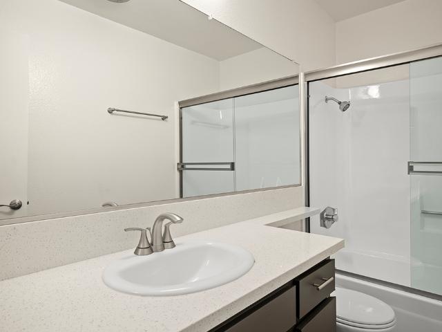 Tilden II Apartments 3 Bedroom Apartment for Rent at 5008 Tilden Ave, Los Angeles, CA 91423 Sherman Oaks
