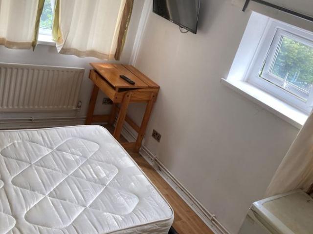 Tildesley Road, London SW15, Room to rent, £950 pcm | PrimeLocation
