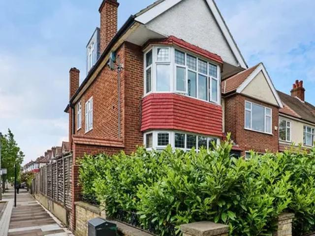 Tilehurst Road, London, SW18 3NN, United Kingdom | 6 bed townhouse for rent #167085931 | Rentberry