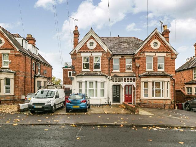 Tilehurst Road, Reading, Berkshire RG30, 2 bed flat to rent, £1,350 pcm | PrimeLocation