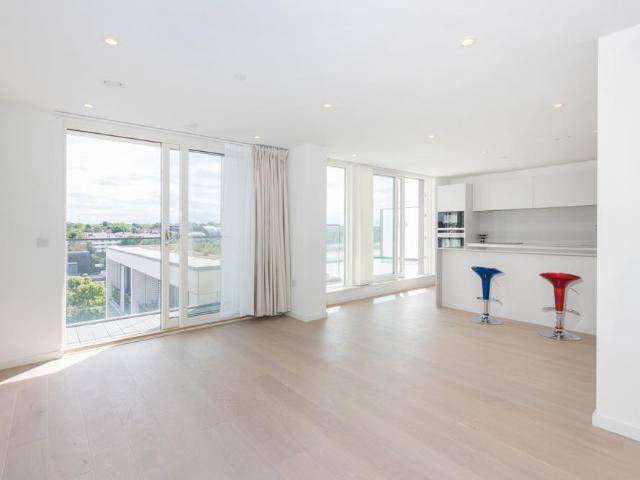 Tileman House, Upper Richmond Road. 2 bed flat to rent £3,750 pcm £865 pw