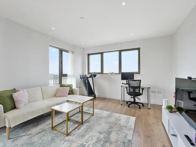 Tiller House, Armada Way, London, E6 1 bed apartment to rent £1,846 pcm £426 pw