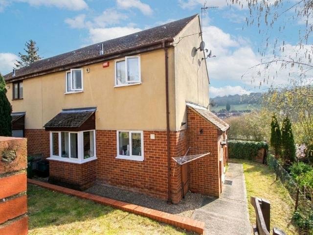 Tilling Crescent, High Wycombe HP13, 1 bed property to rent, £1,050 pcm | PrimeLocation