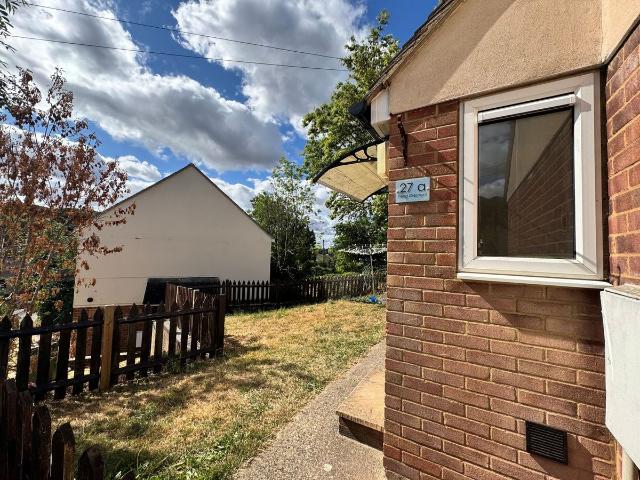 Tilling Crescent, High Wycombe HP13, 2 bed flat to rent, £1,300 pcm | PrimeLocation
